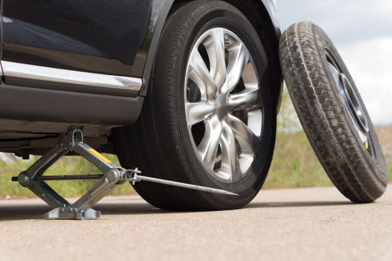4 Different Types of Jacks for Cars - Jalopy Talk