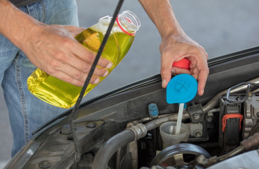 5 Different Types of Windshield Wiper Fluid - Jalopy Talk