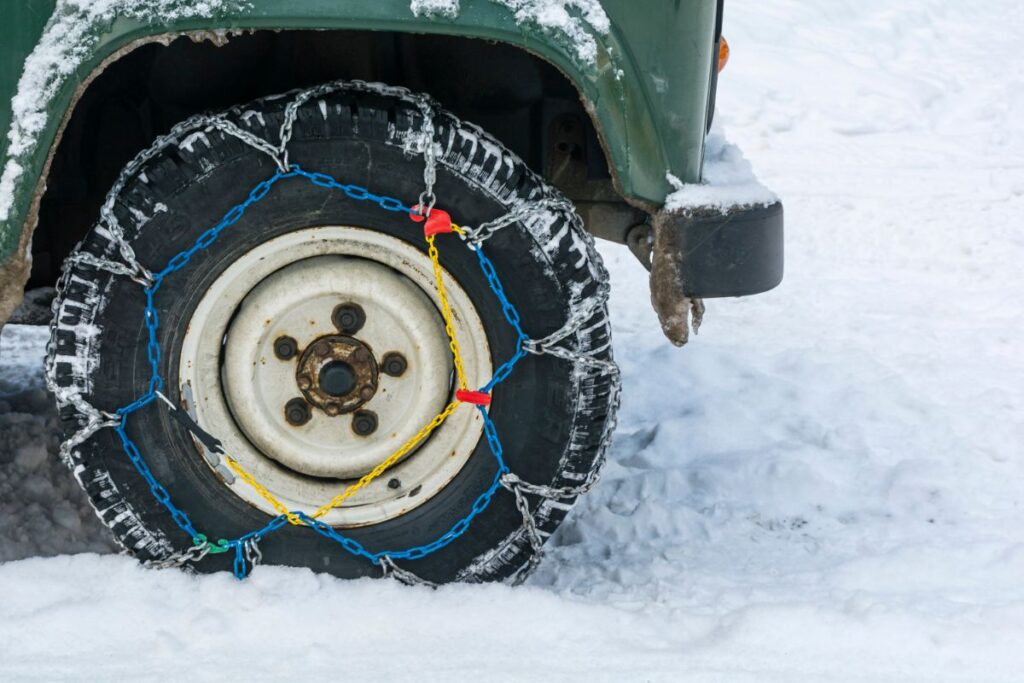 2 Types of Vehicle Tire Chains - Jalopy Talk