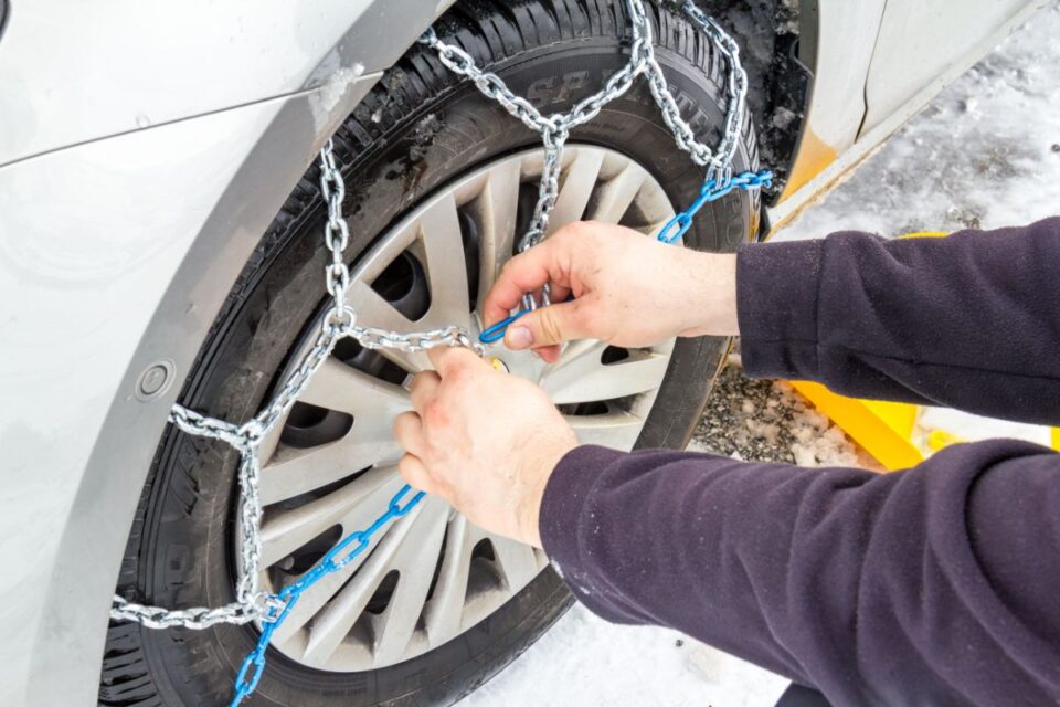 2 Types of Vehicle Tire Chains - Jalopy Talk